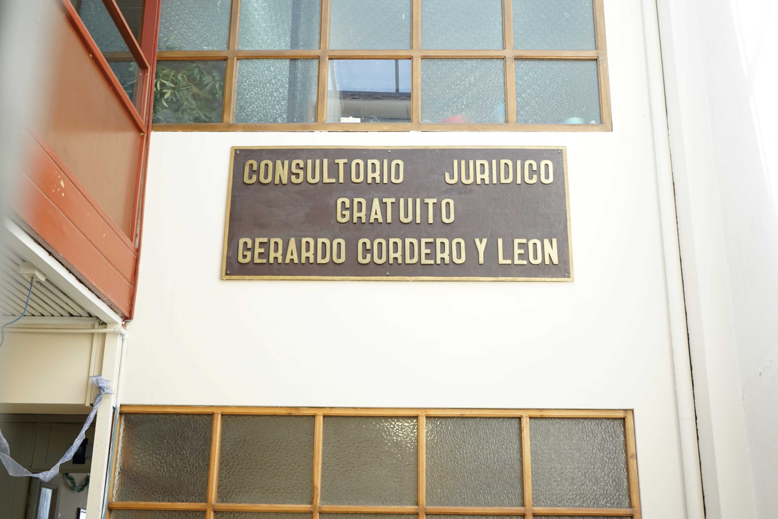 Consultorio Jurídico Gratuito "Gerardo Cordero y León" - UCUENCA