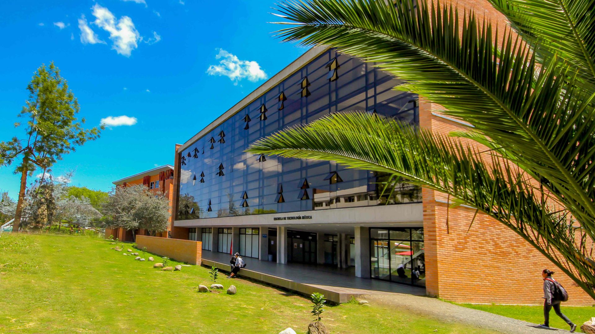 Quiénes somos - UCUENCA