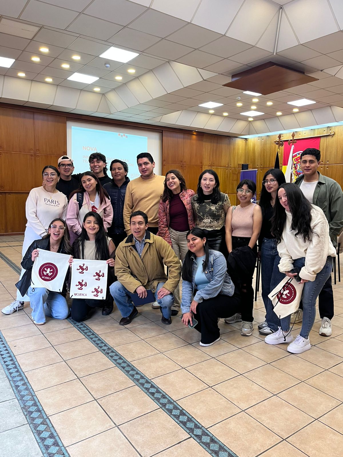 Líderes universitarios descubren los beneficios de NOVA - UCUENCA