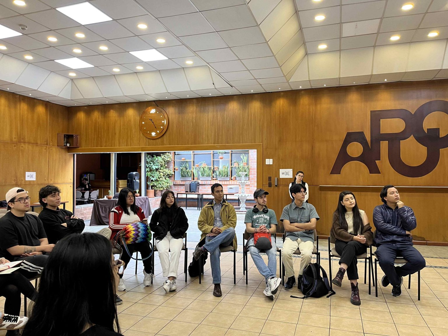 Líderes universitarios descubren los beneficios de NOVA - UCUENCA