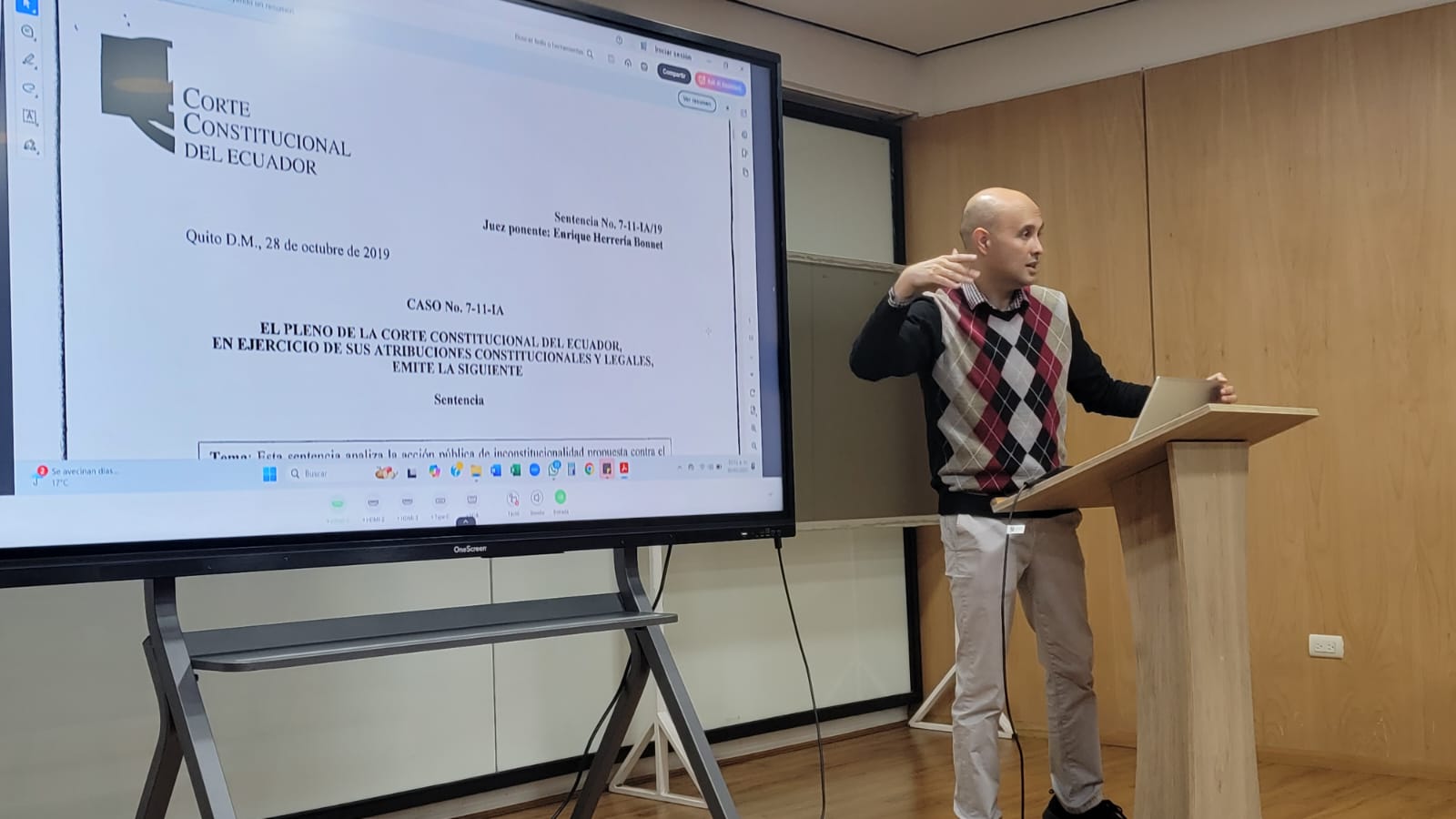 "Hacia un Futuro Responsable: Universidad de Cuenca Impulsa la ...